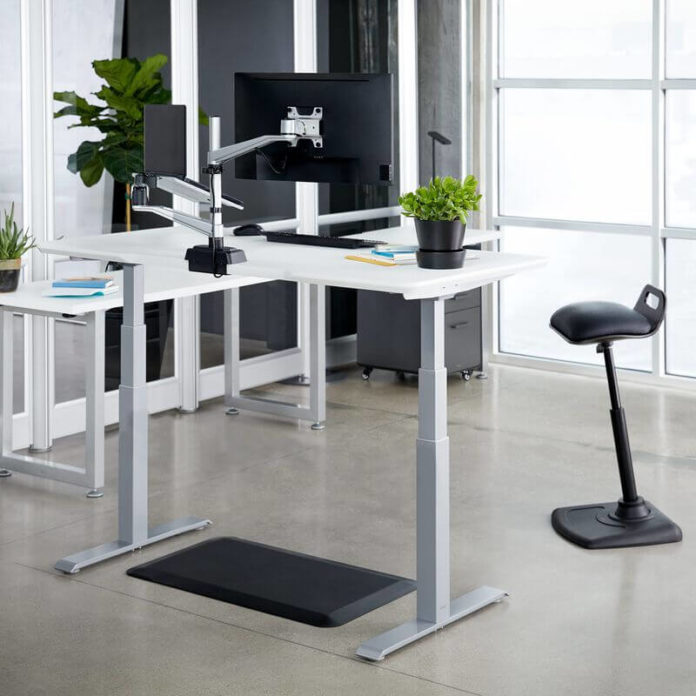 Vari Electric Standing Desk Review (2026): A Stable Pick for Tall Users